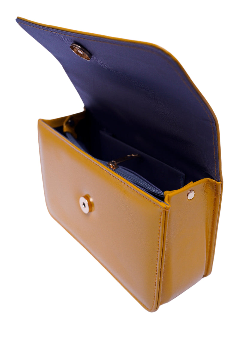 Charlie Yellow – Carry Me